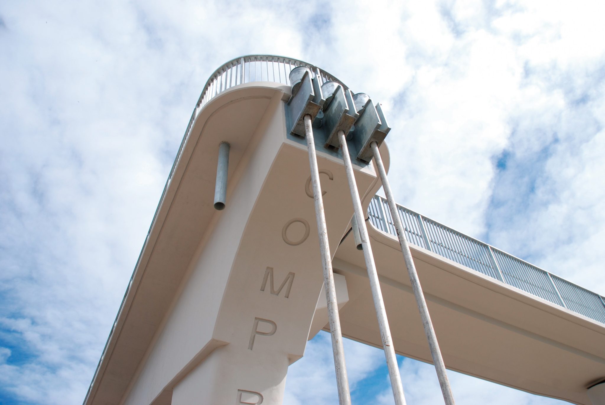 Glenmore Trail Pedestrian Bridge at Legsby Road - DIALOG | DIALOG