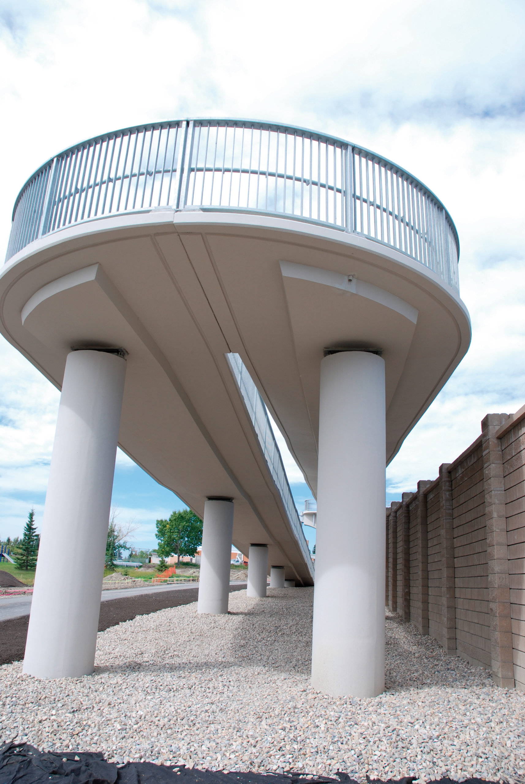 Glenmore Trail Pedestrian Bridge at Legsby Road - DIALOG | DIALOG