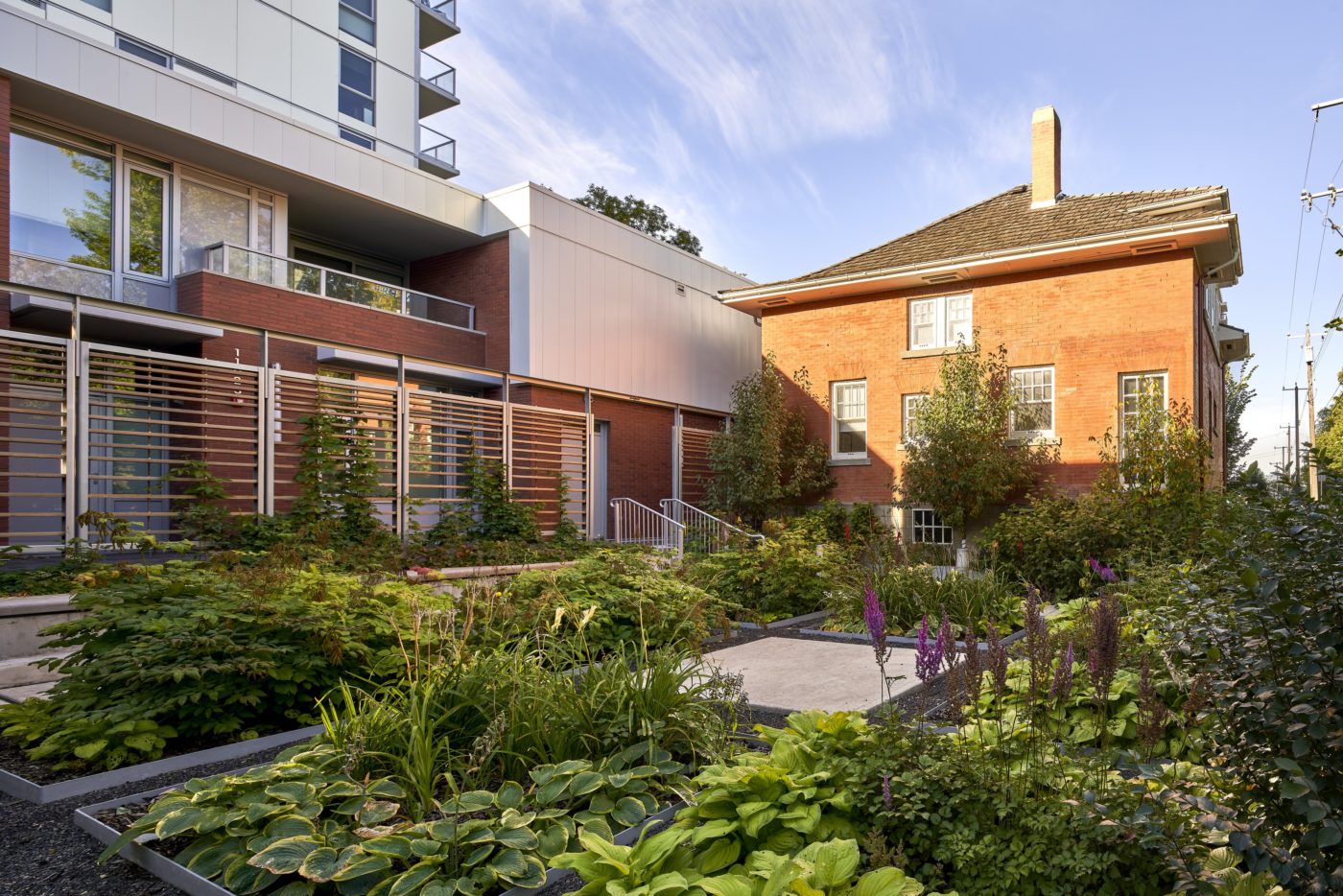 The Hendrix - DIALOG | DIALOG