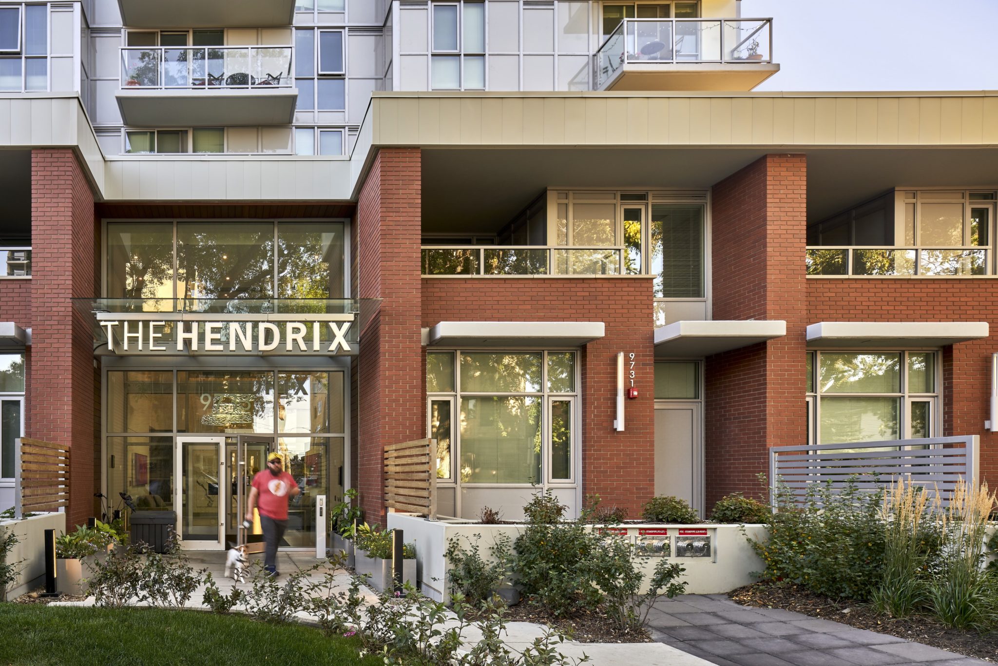 The Hendrix - DIALOG | DIALOG