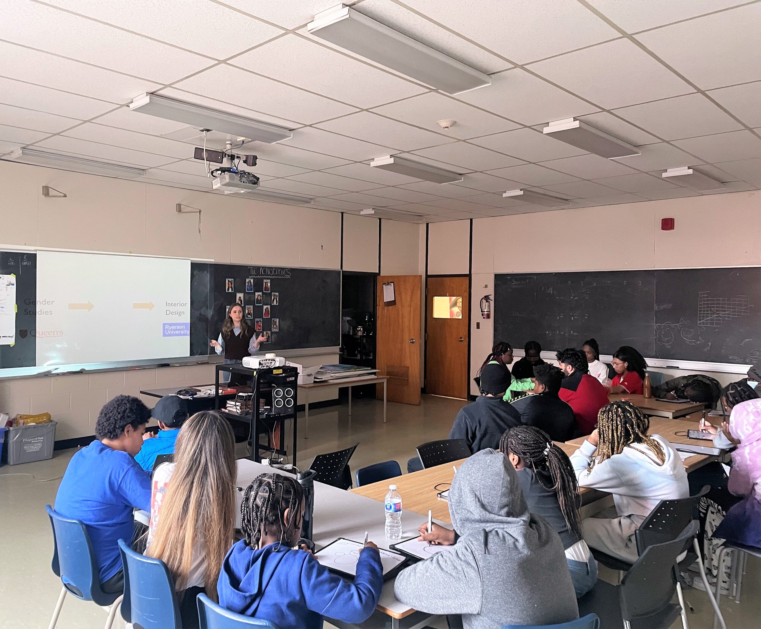Collaborating with Visions of Science to Empower Youth - DIALOG | DIALOG