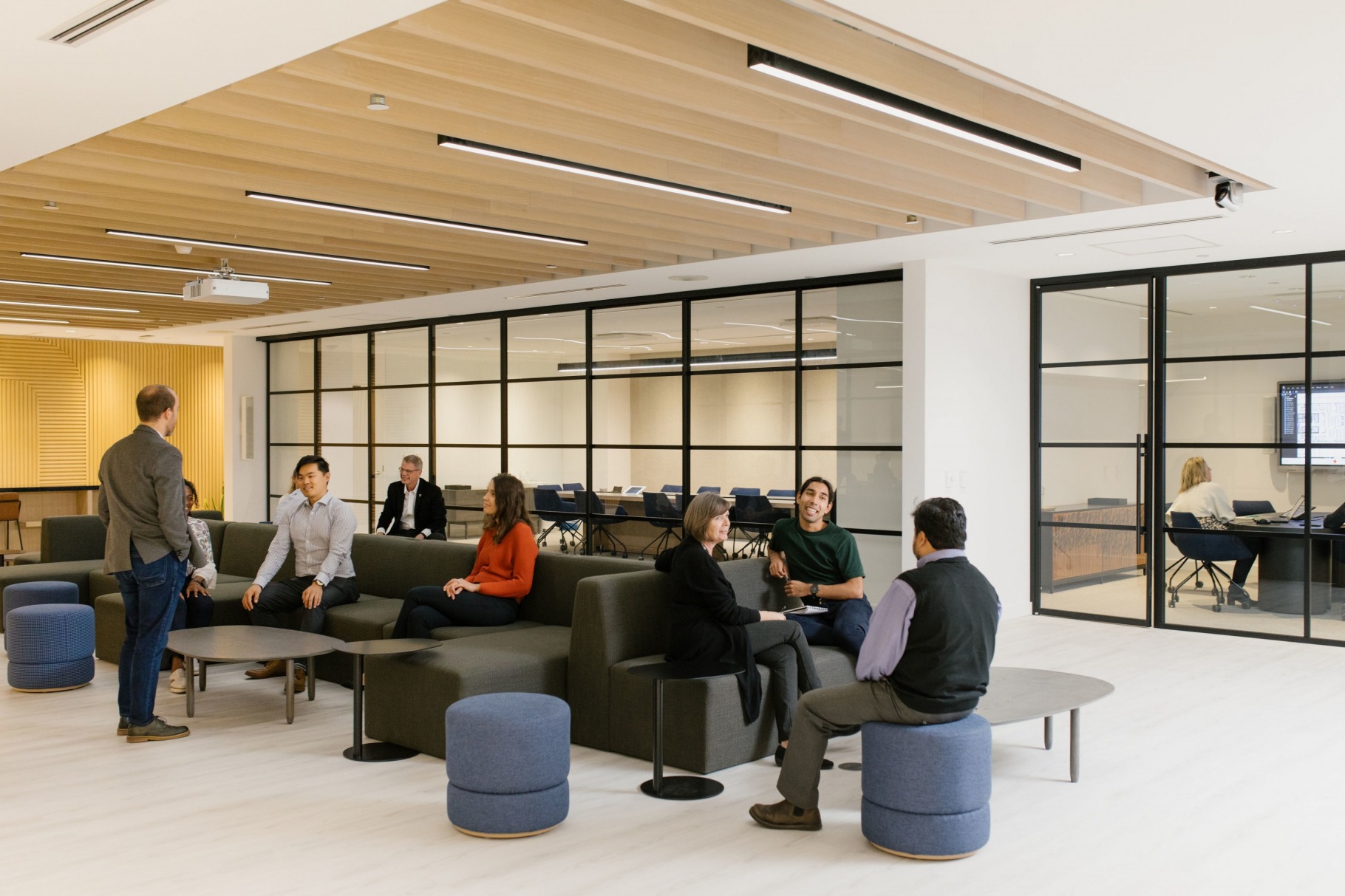 Toronto - DIALOG | DIALOG